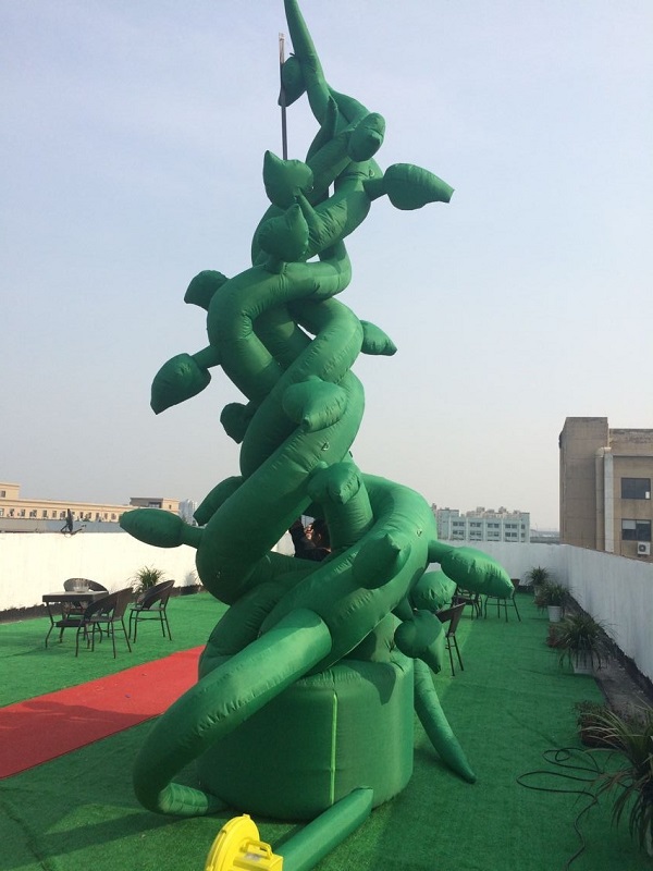 Inflatable Beanstalk – UK Productions
